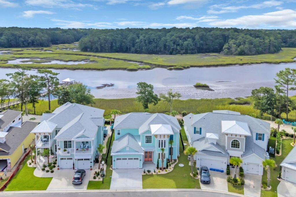 Where Small-Town Charm Meets Coastal Luxury: Kingfish Bay